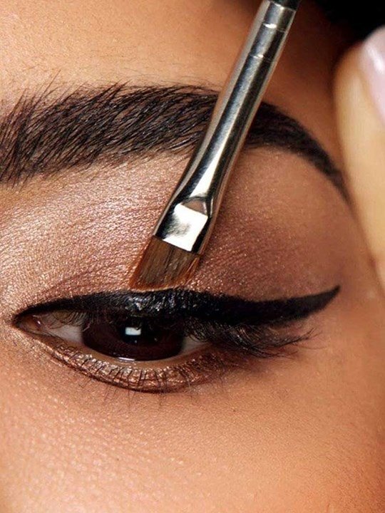 Die besten Winged Eyeliner-Looks für jede Augenform | Maybelline